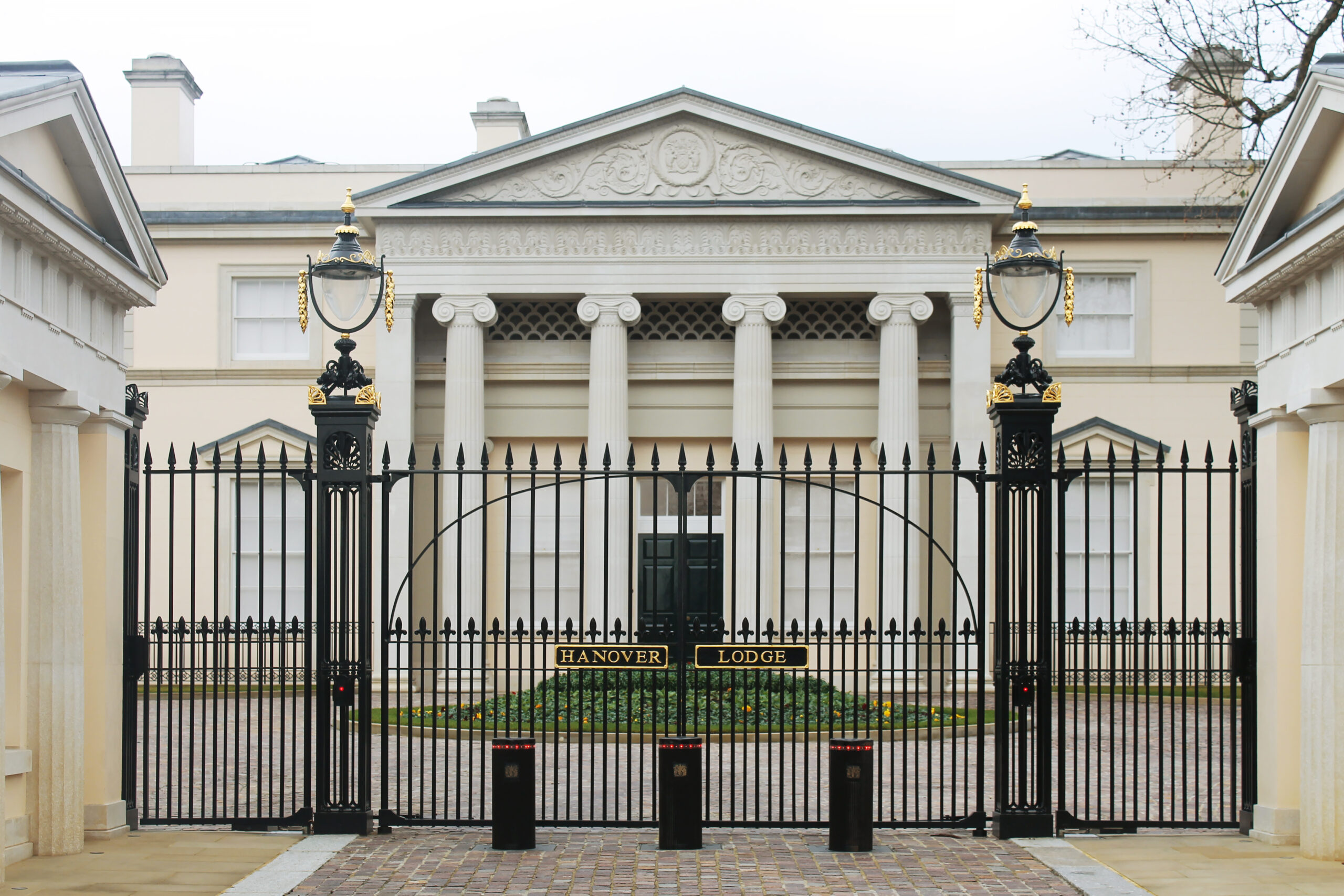 Hanover Lodge, Regent's Park - Walter Lilly